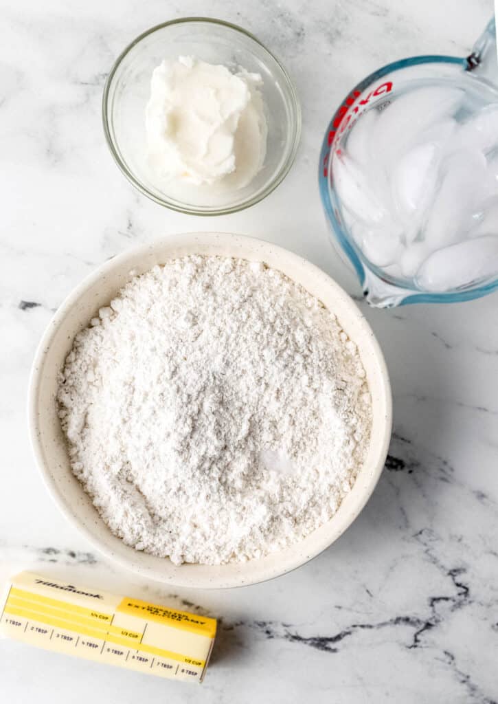 Homemade Pie Crust Recipe with Butter and Shortening (Flaky & Buttery)