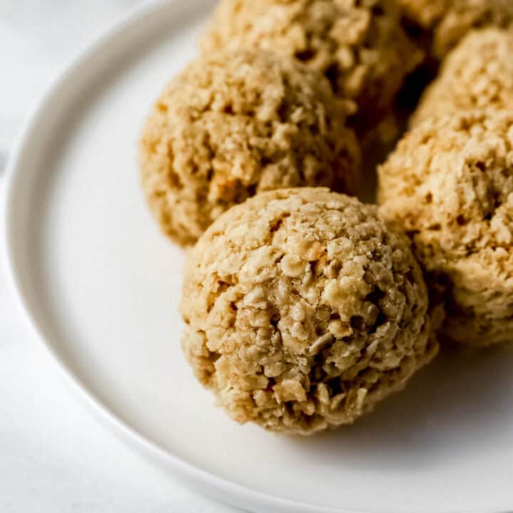 Easy No Bake Eggnog Cookies