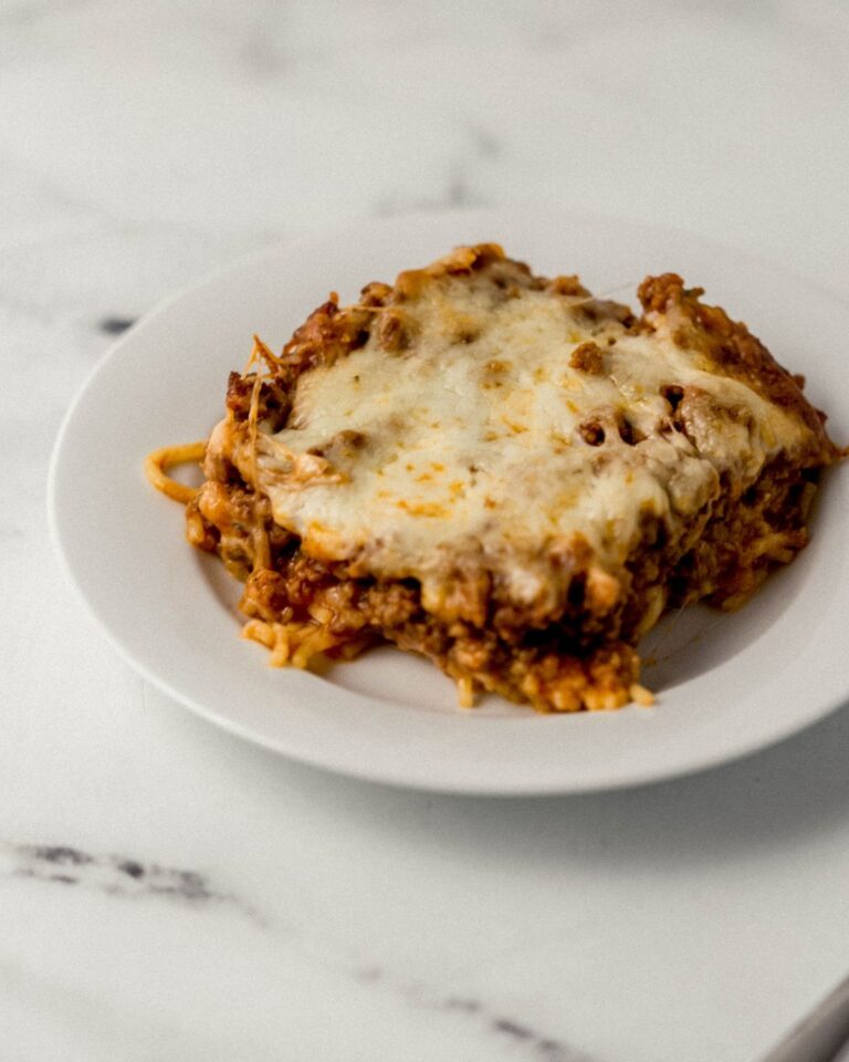 Easy Baked Spaghetti Recipe (With Homemade Sauce)