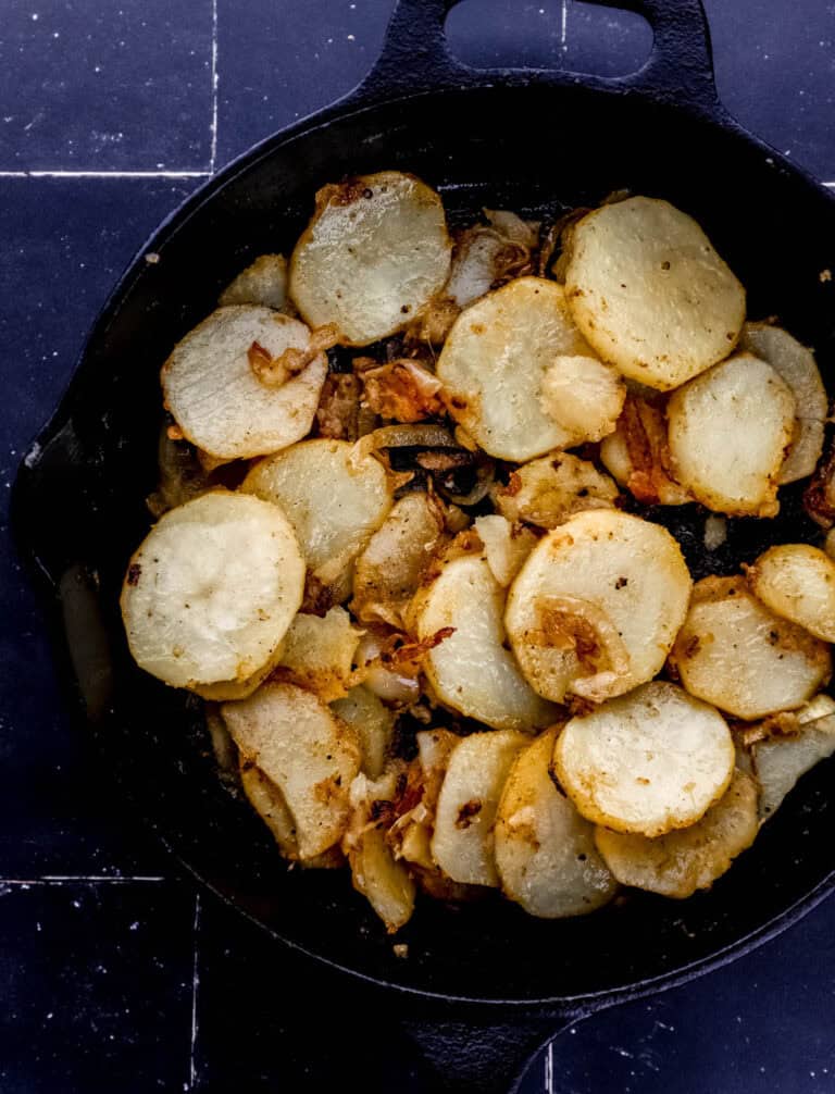 Southern Home Fried Potatoes & Onions (Crispy Skillet Potatoes)